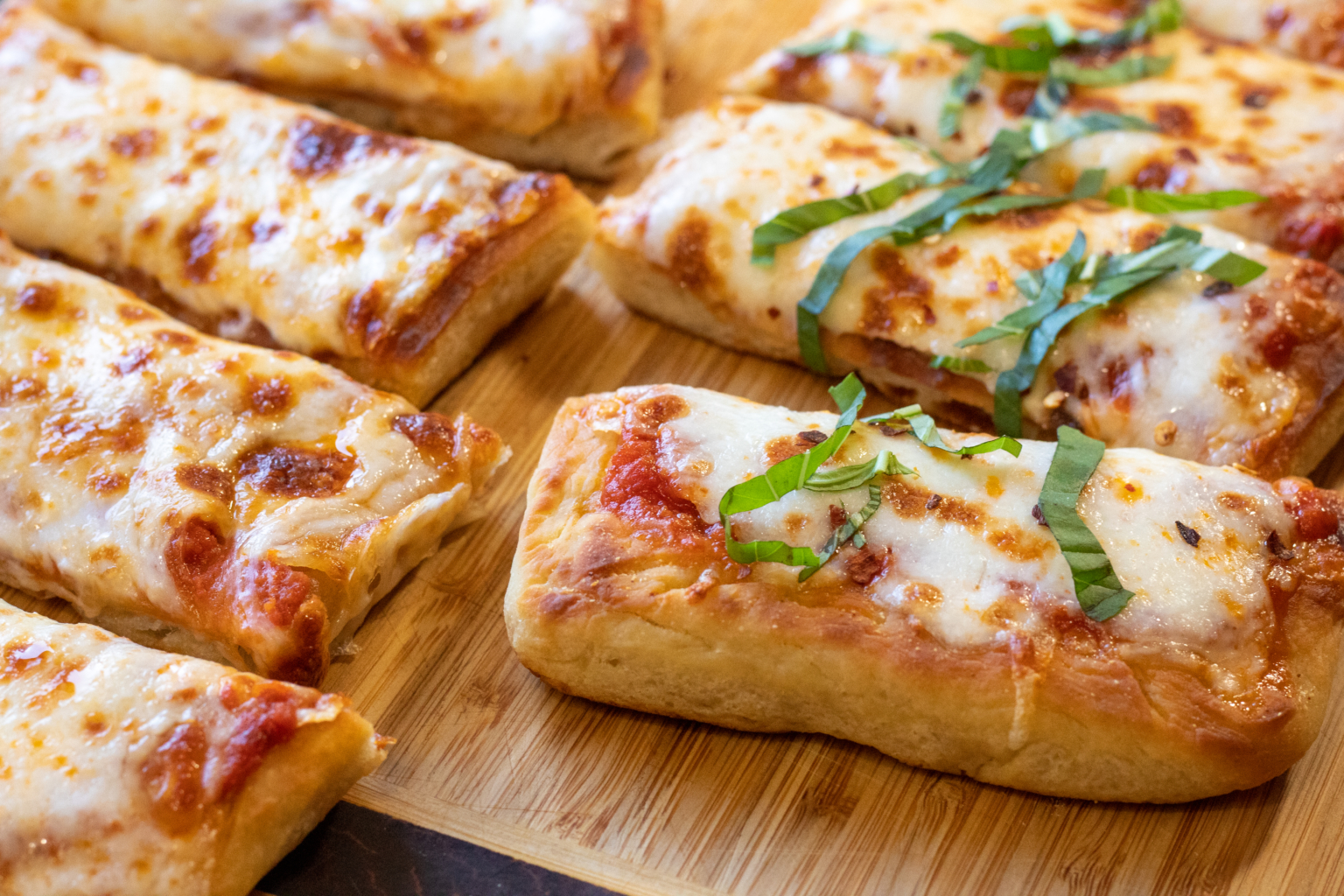 Easy Cheesy Pizza – Recette Magazine