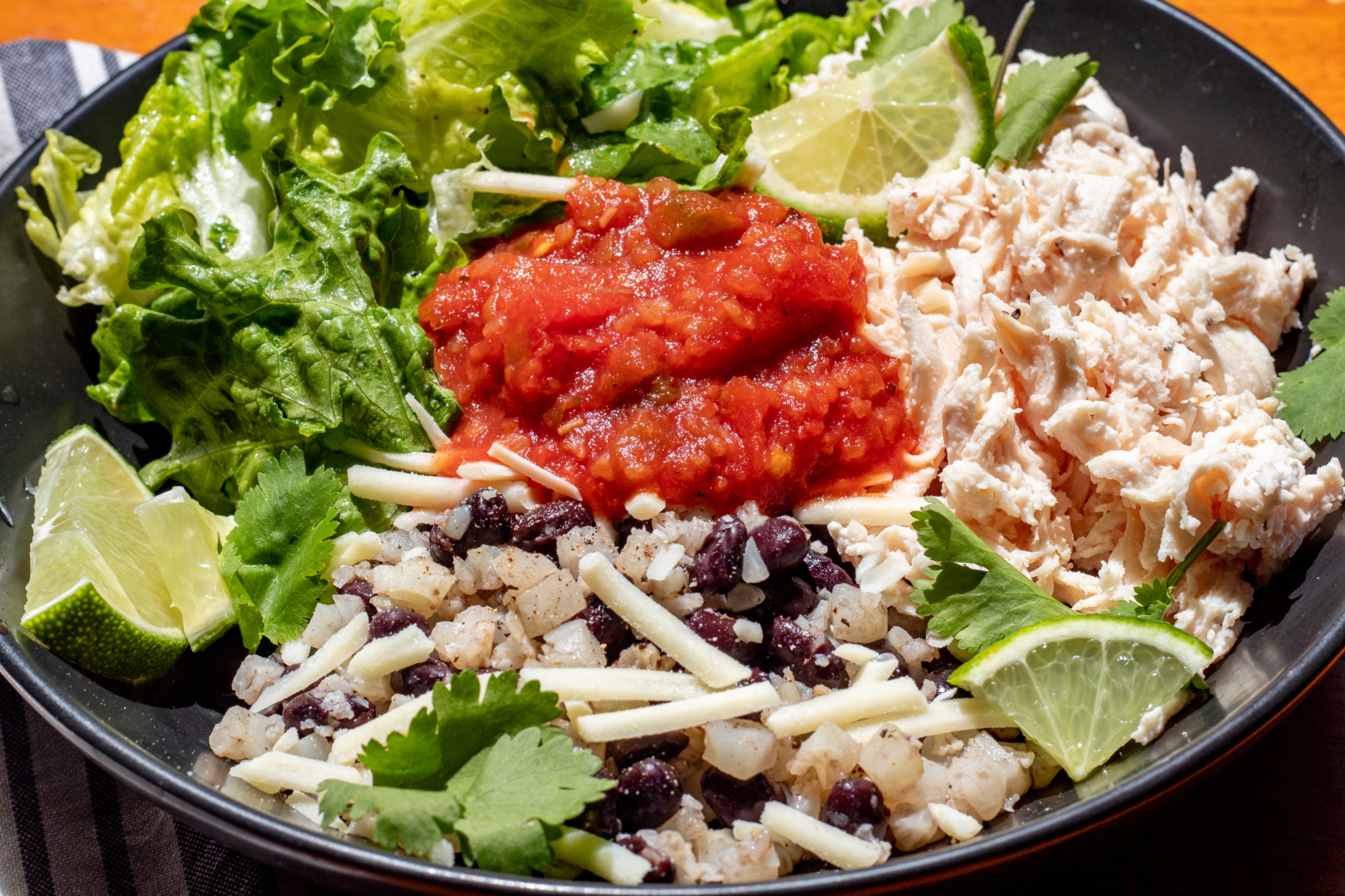 Chicken Taco Bowl with Cauliflower Rice – Recette Magazine