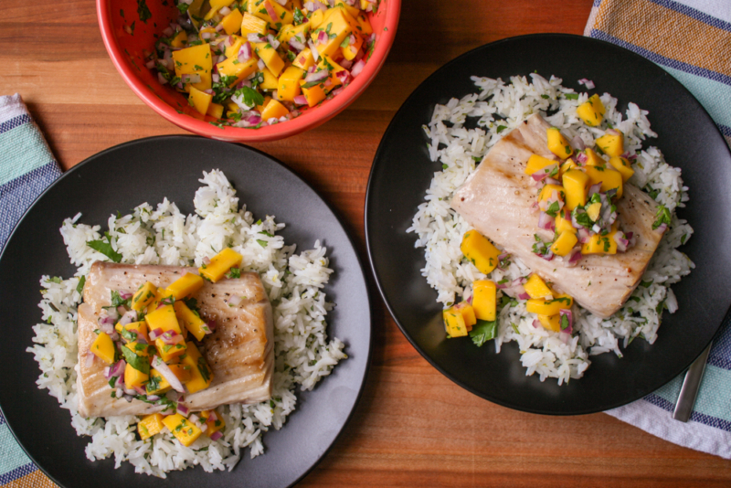 Mahi Mahi with Mango Salsa – Recette Magazine