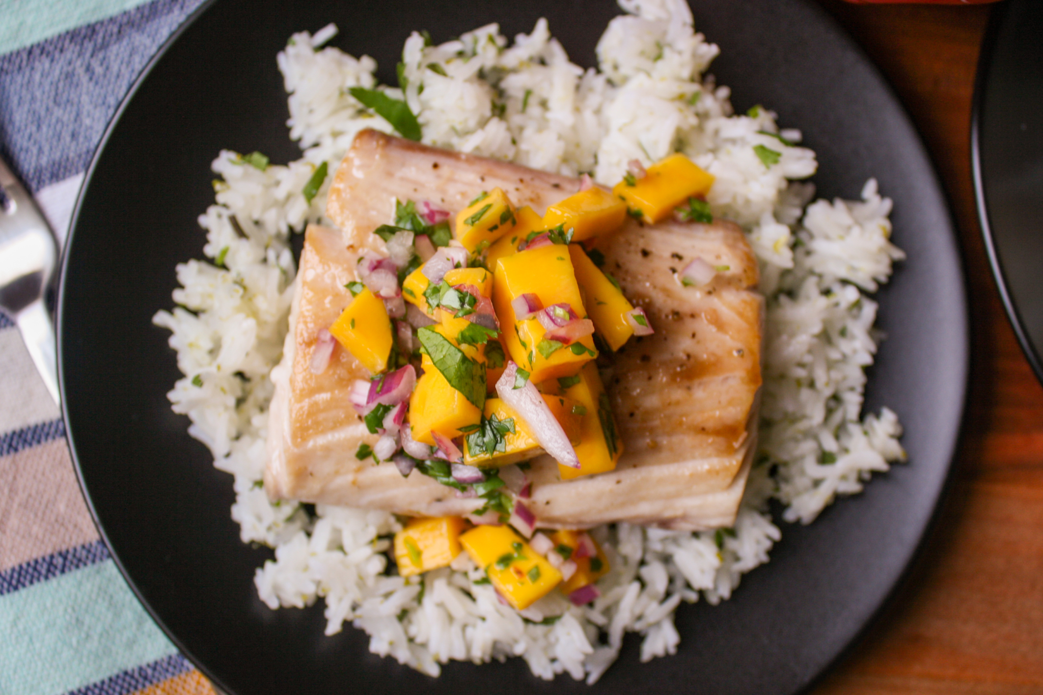 Mahi Mahi with Mango Salsa – Recette Magazine