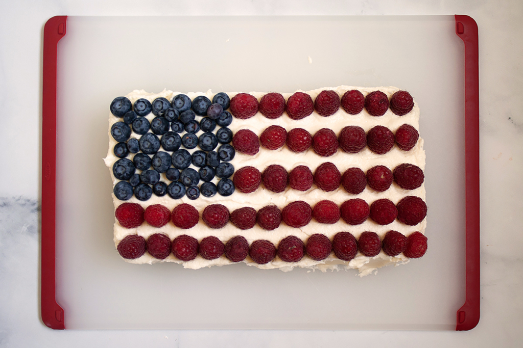 Summer Berry Flag Cake – Recette Magazine