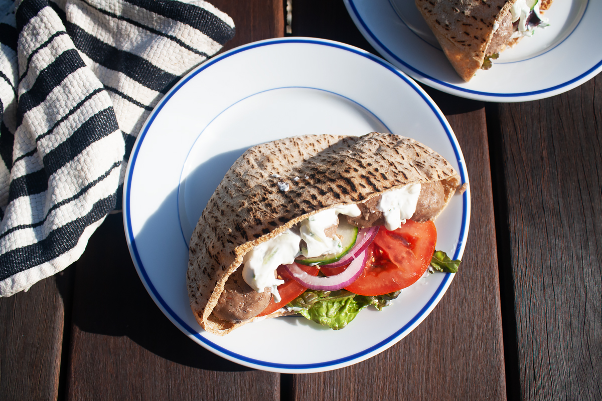 Greek Meatball Pita Pockets – Recette Magazine