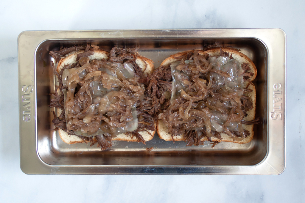 Short Rib Sandwiches with Cheddar and Braised Onions – Recette Magazine