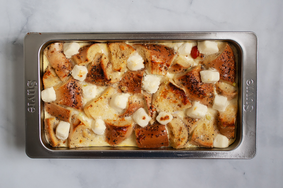 Everything Bagel Breakfast Bake – Recette Magazine