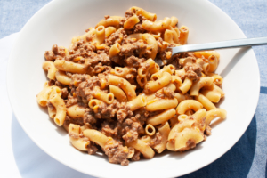 Macaroni and Beef with Cheese – Recette Magazine