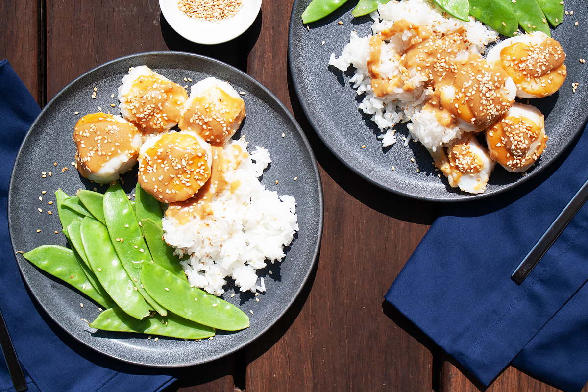 Miso Scallops with Snow Peas – Recette Magazine