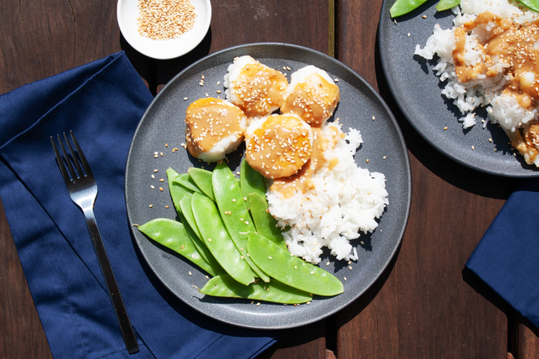 Miso Scallops with Snow Peas – Recette Magazine