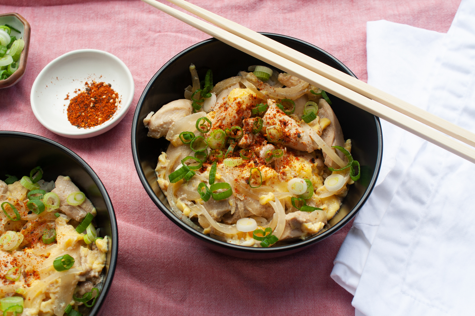Oyakodon (Chicken and Egg Donburi) – Recette Magazine