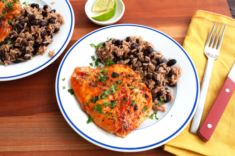 BBQ Chicken Breasts with Rice and Beans – Recette Magazine