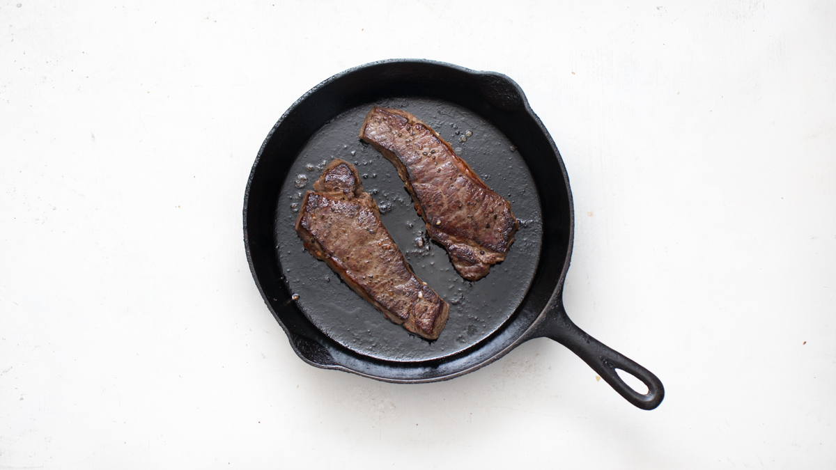 Calabrian Steak with Tomato and Burrata Salad – Recette Magazine