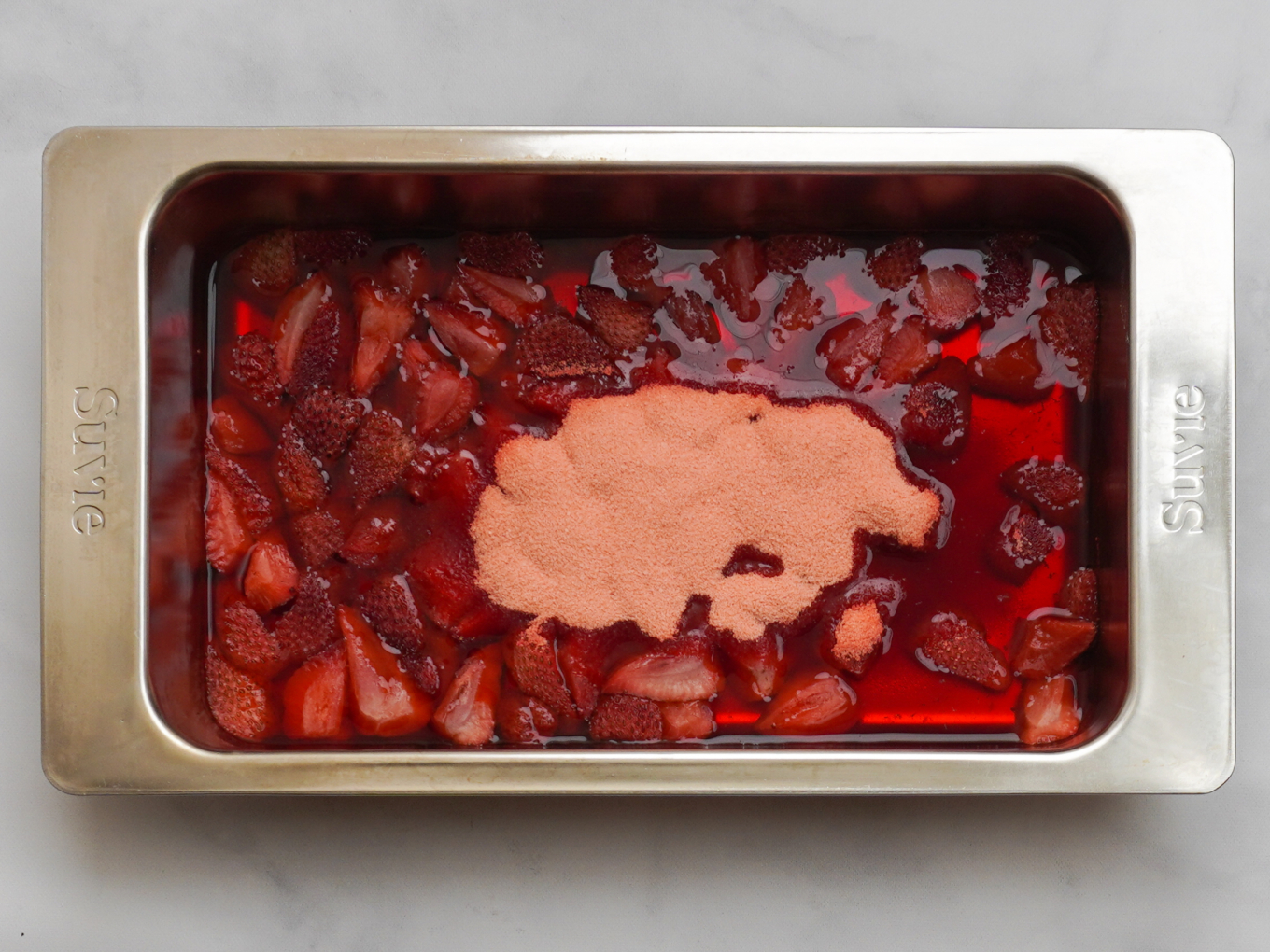 Roasted Strawberry & Basil Poke Cake – Recette Magazine