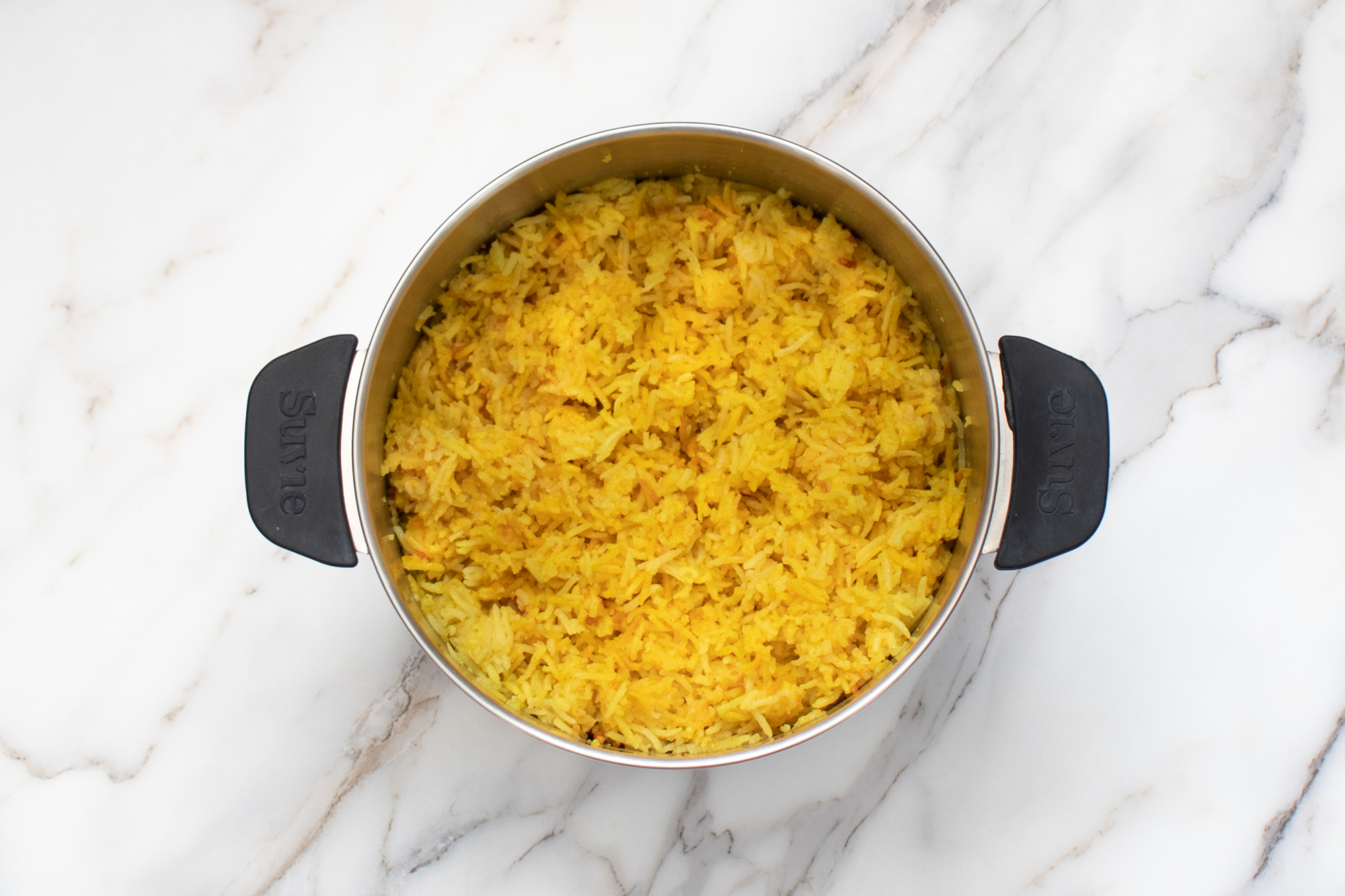 Chicken and Yellow Rice with Garlic Sauce – Recette Magazine