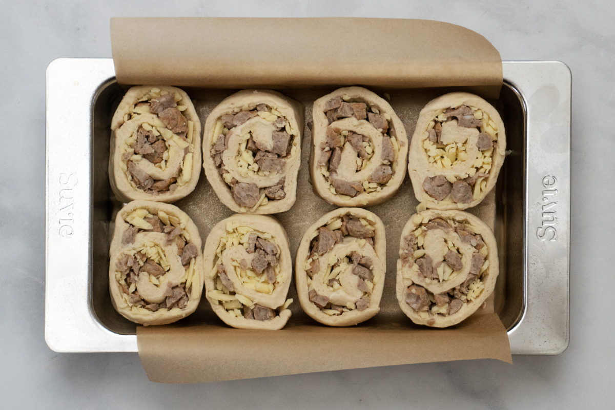 Breakfast Sausage & Cheese Morning Rolls – Recette Magazine