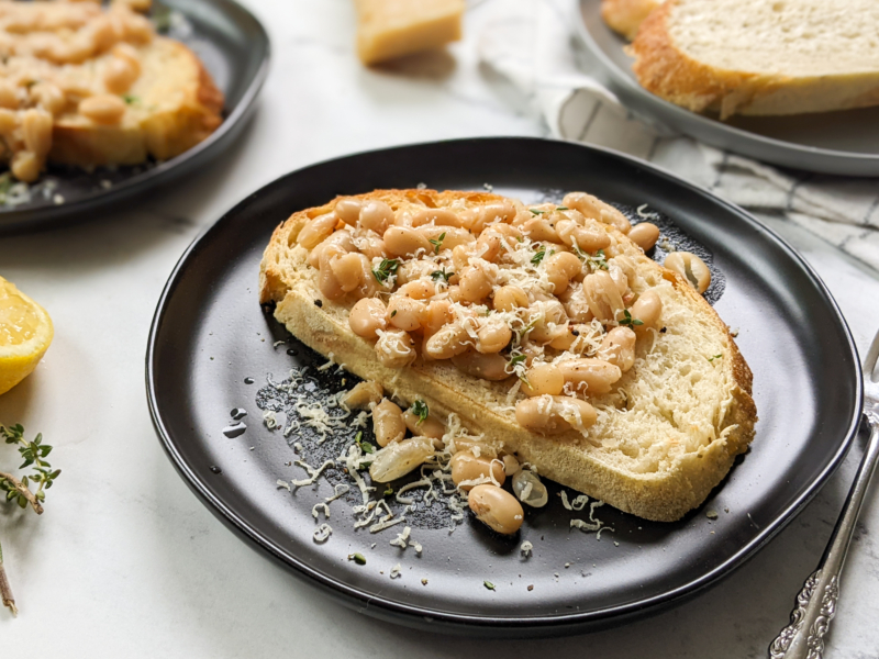 Lemon and Herb White Beans on Toast – Recette Magazine