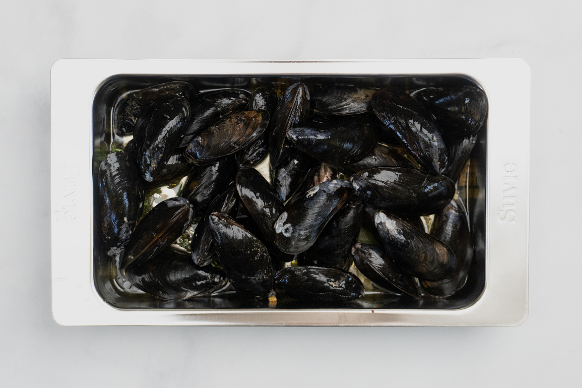 Roasted Mussels with Sourdough Toast – Recette Magazine