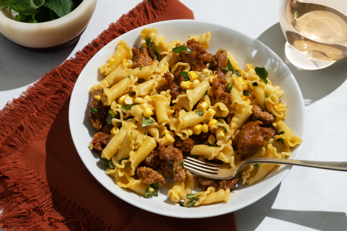 Sweet Corn and Italian Sausage with Pasta – Recette Magazine