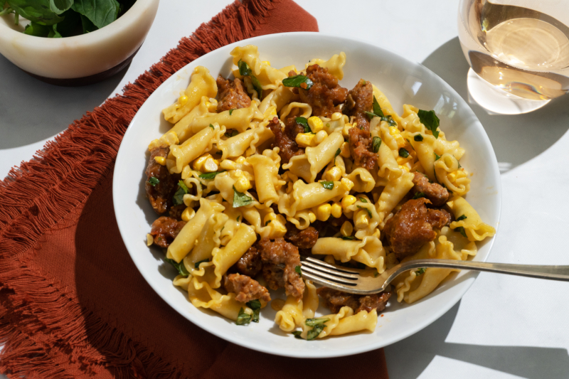 Sweet Corn and Italian Sausage with Pasta – Recette Magazine