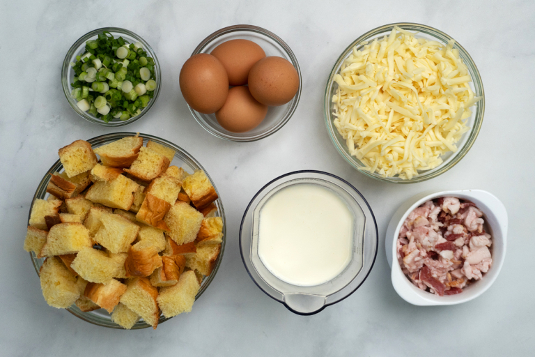 Bacon Scallion Breakfast Strata – Recette Magazine