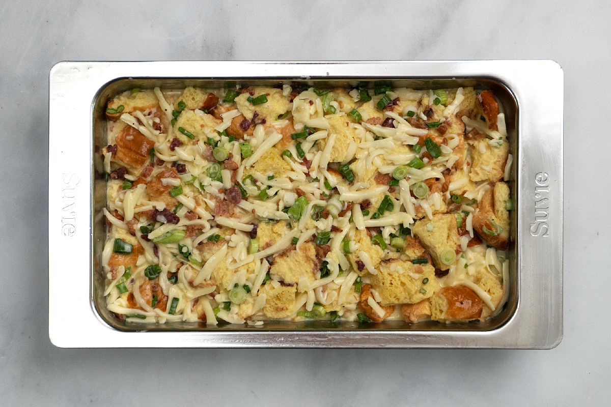 Bacon Scallion Breakfast Strata – Recette Magazine