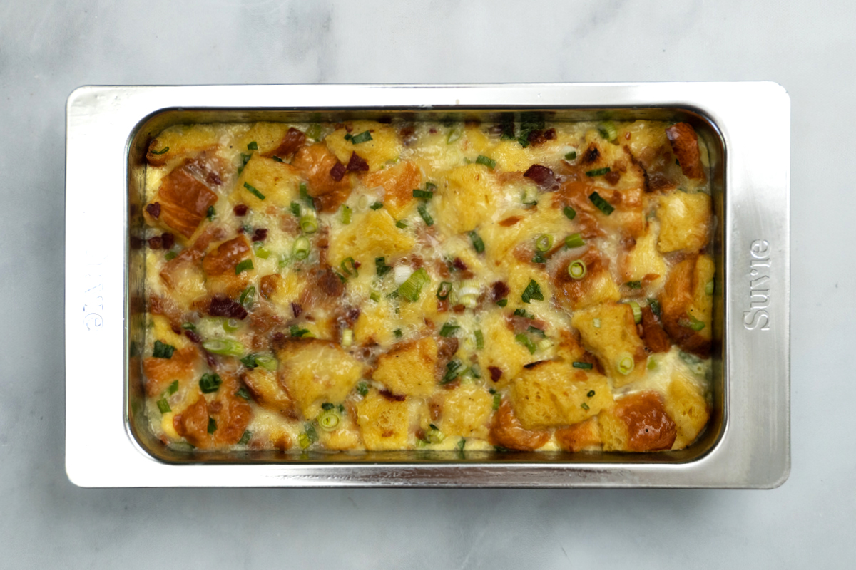 Bacon Scallion Breakfast Strata – Recette Magazine