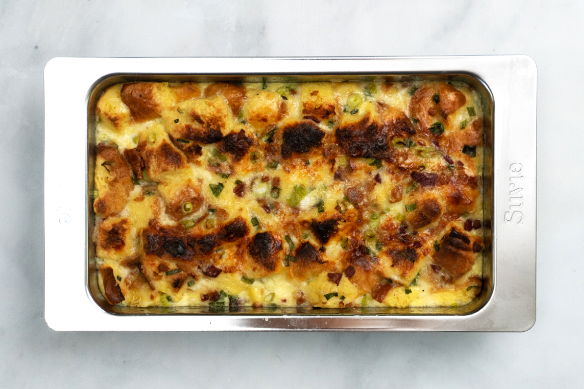 Bacon Scallion Breakfast Strata – Recette Magazine