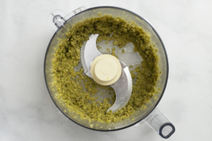 Green Olive Tapenade Chicken with Roast Vegetables – Recette Magazine