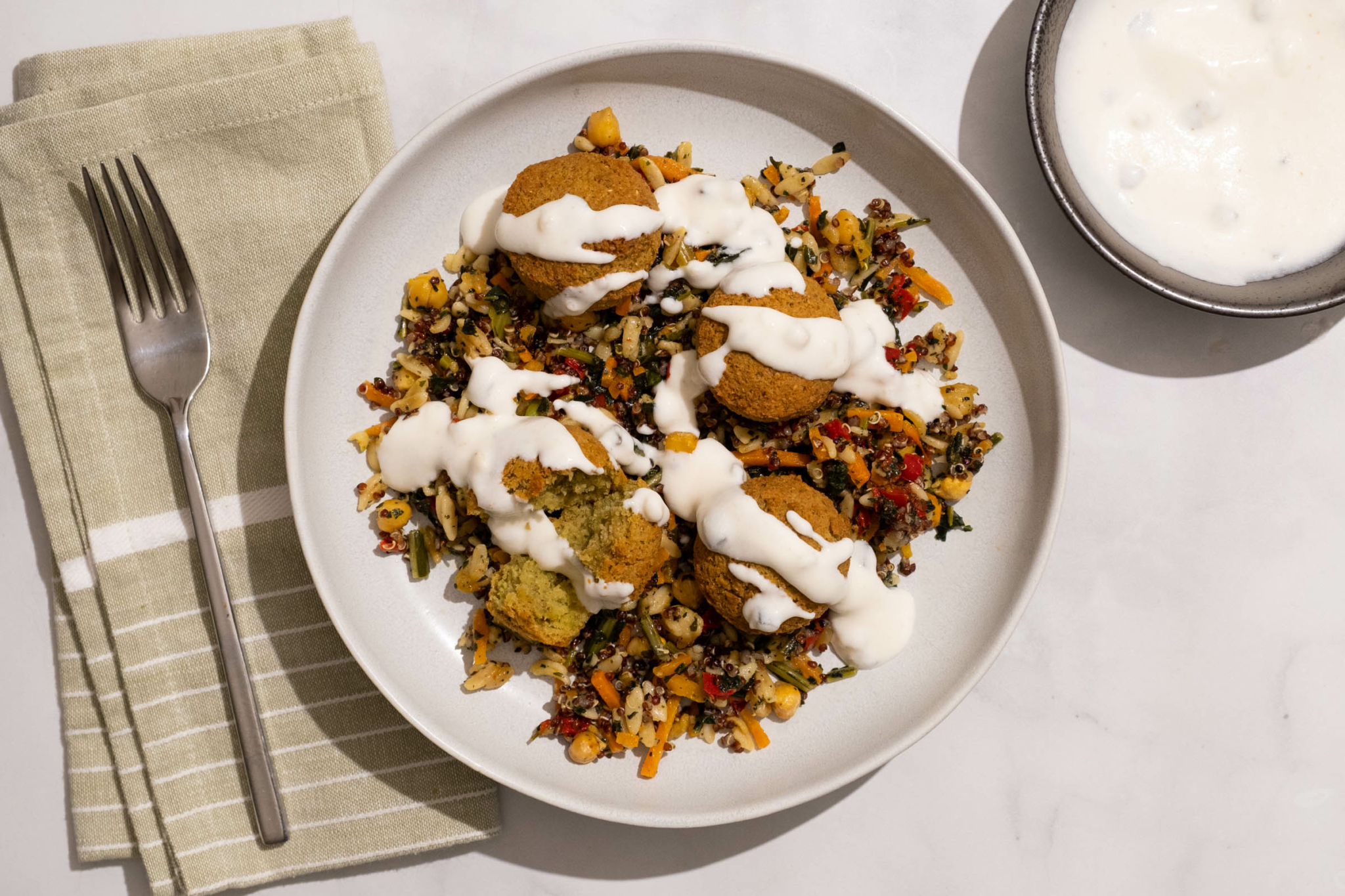 Meal Card: Falafel Orzo Bowl with Tzatziki Sauce – Recette Magazine