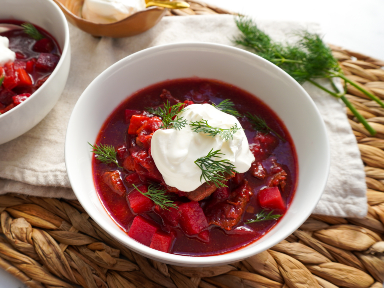 Slow Cooked Borscht – Recette Magazine