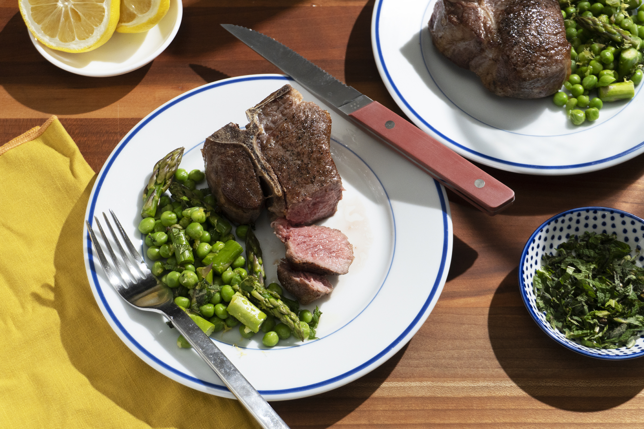 Spring Lamb Chops with English Peas – Recette Magazine