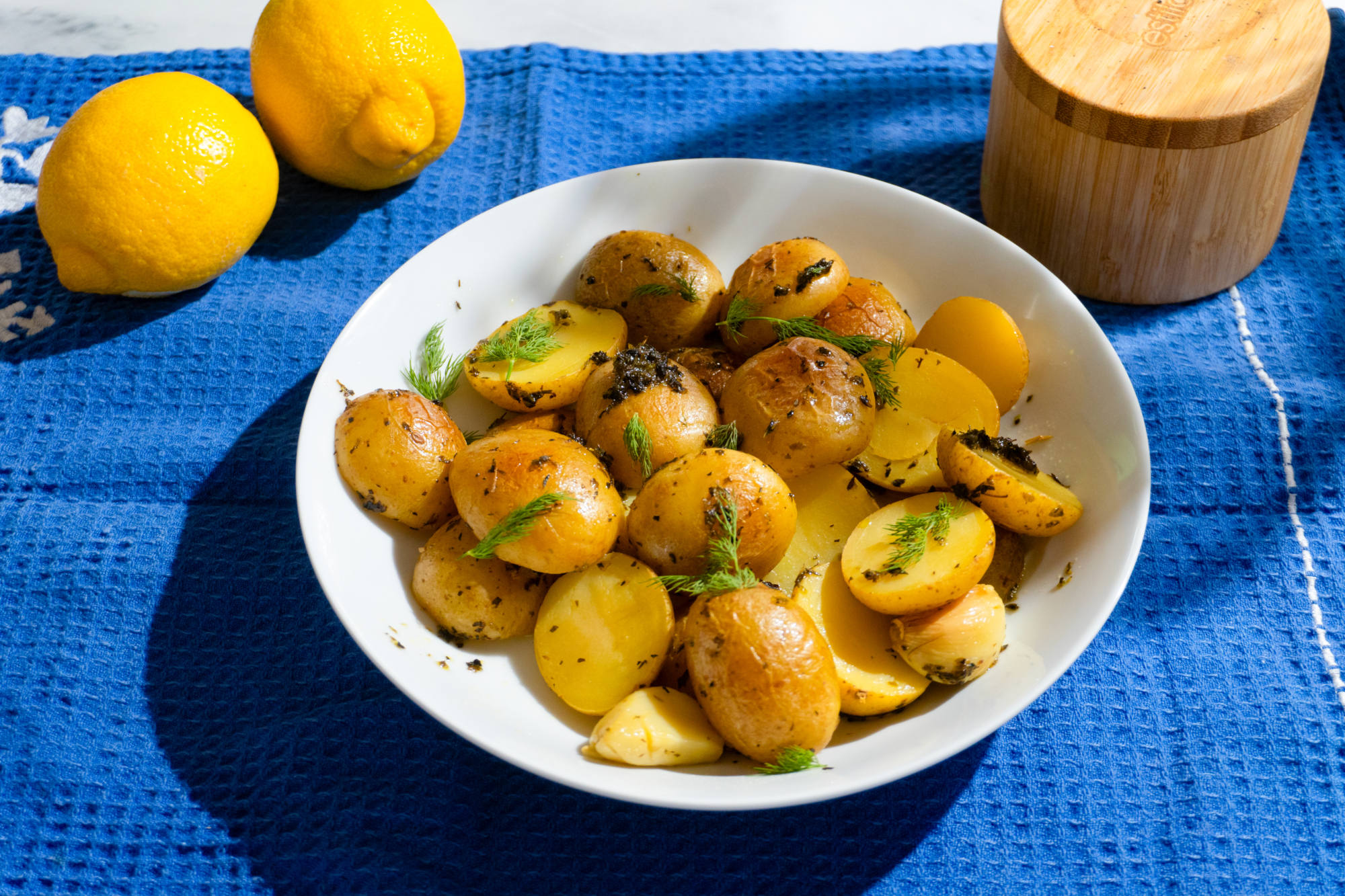 Lemony Greek Potatoes – Recette Magazine
