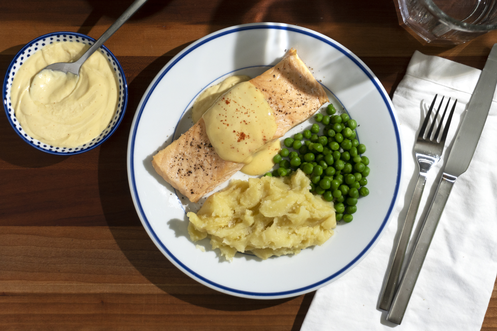 Meal Card: Hollandaise Salmon with Truffle Mashed Potatoes – Recette ...