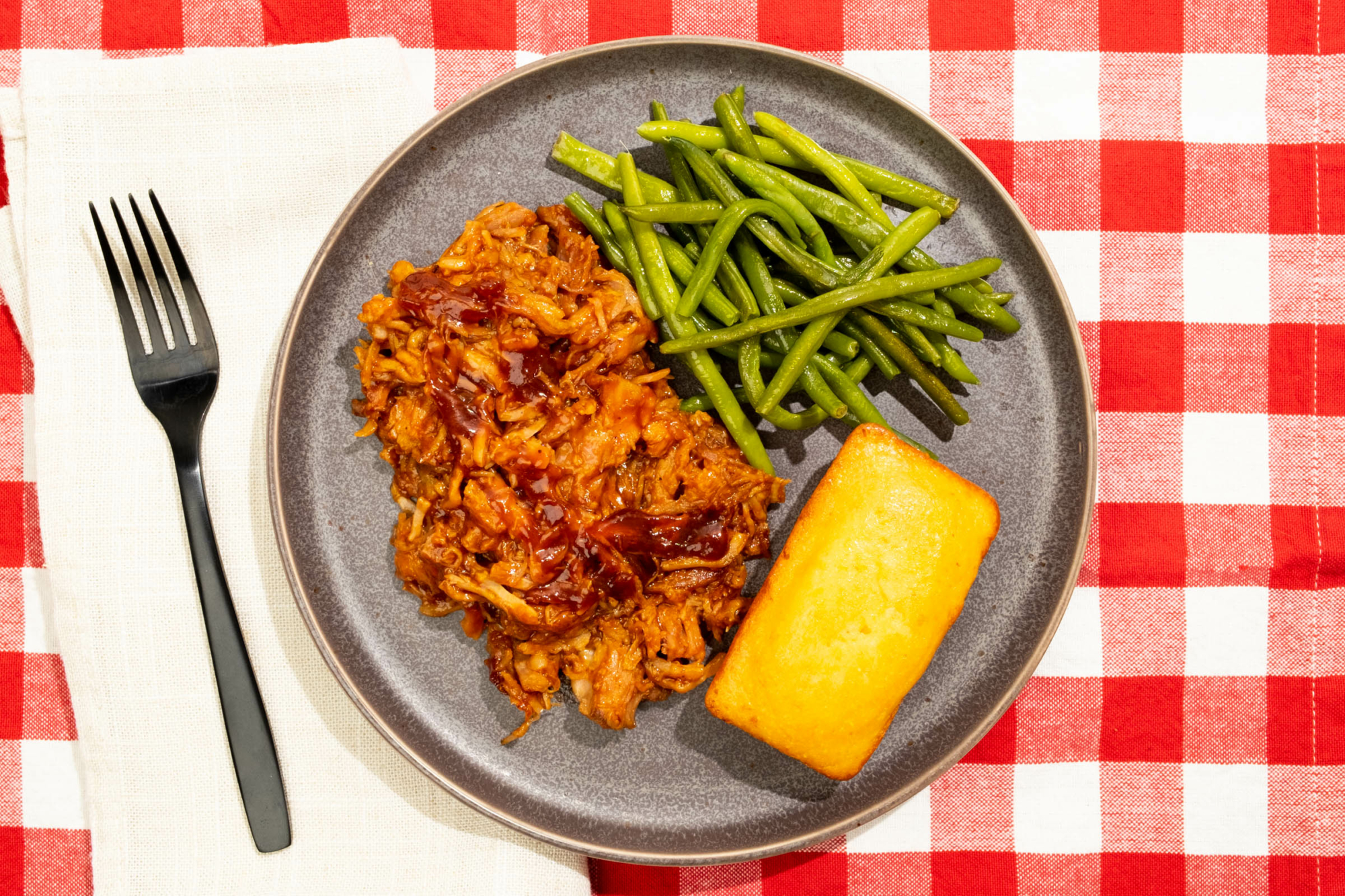 Meal Card: BBQ Pulled Pork Plate with Cornbread and Green Beans ...