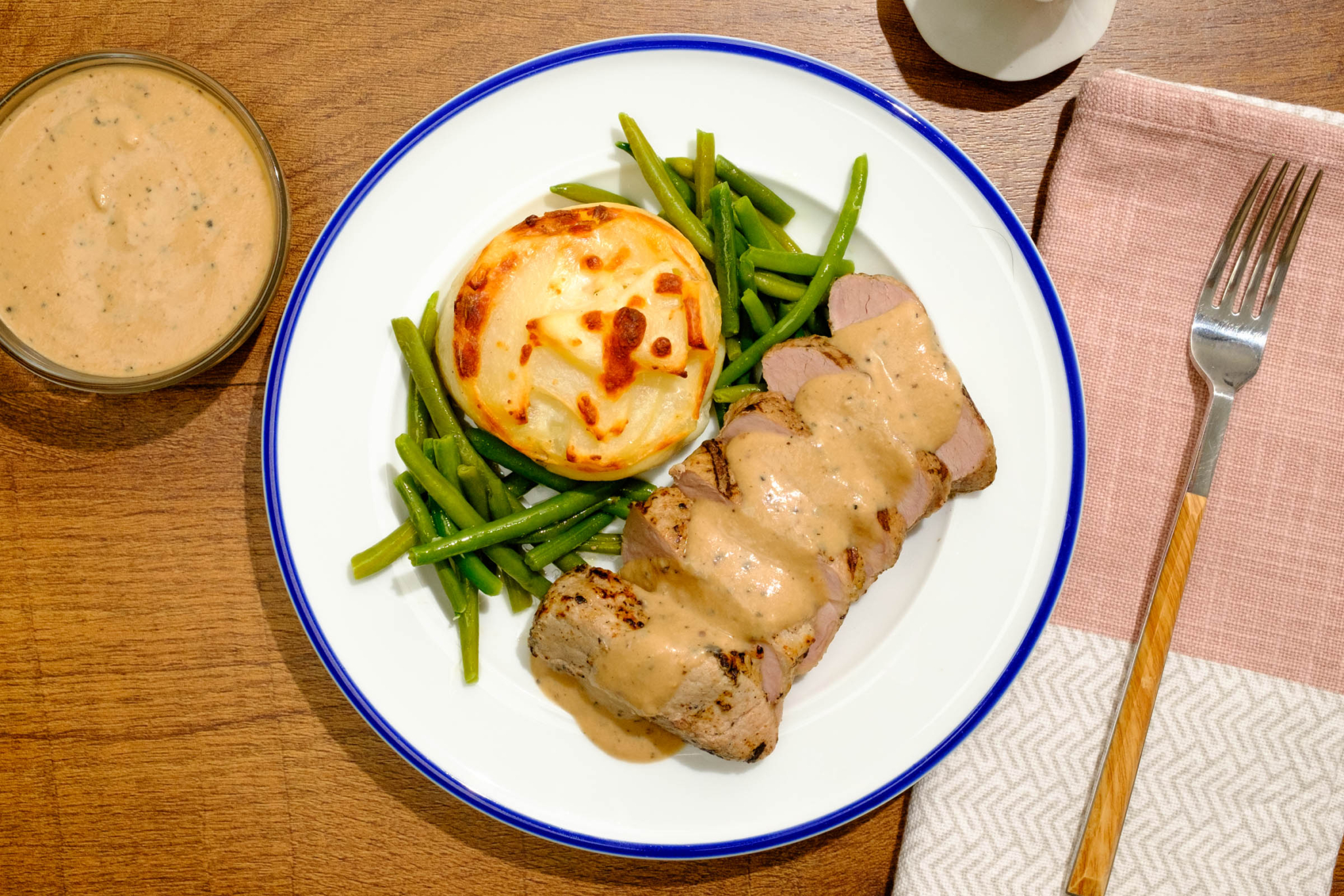 Meal Card: Pork Tenderloin and Creamy Peppercorn Sauce – Recette Magazine