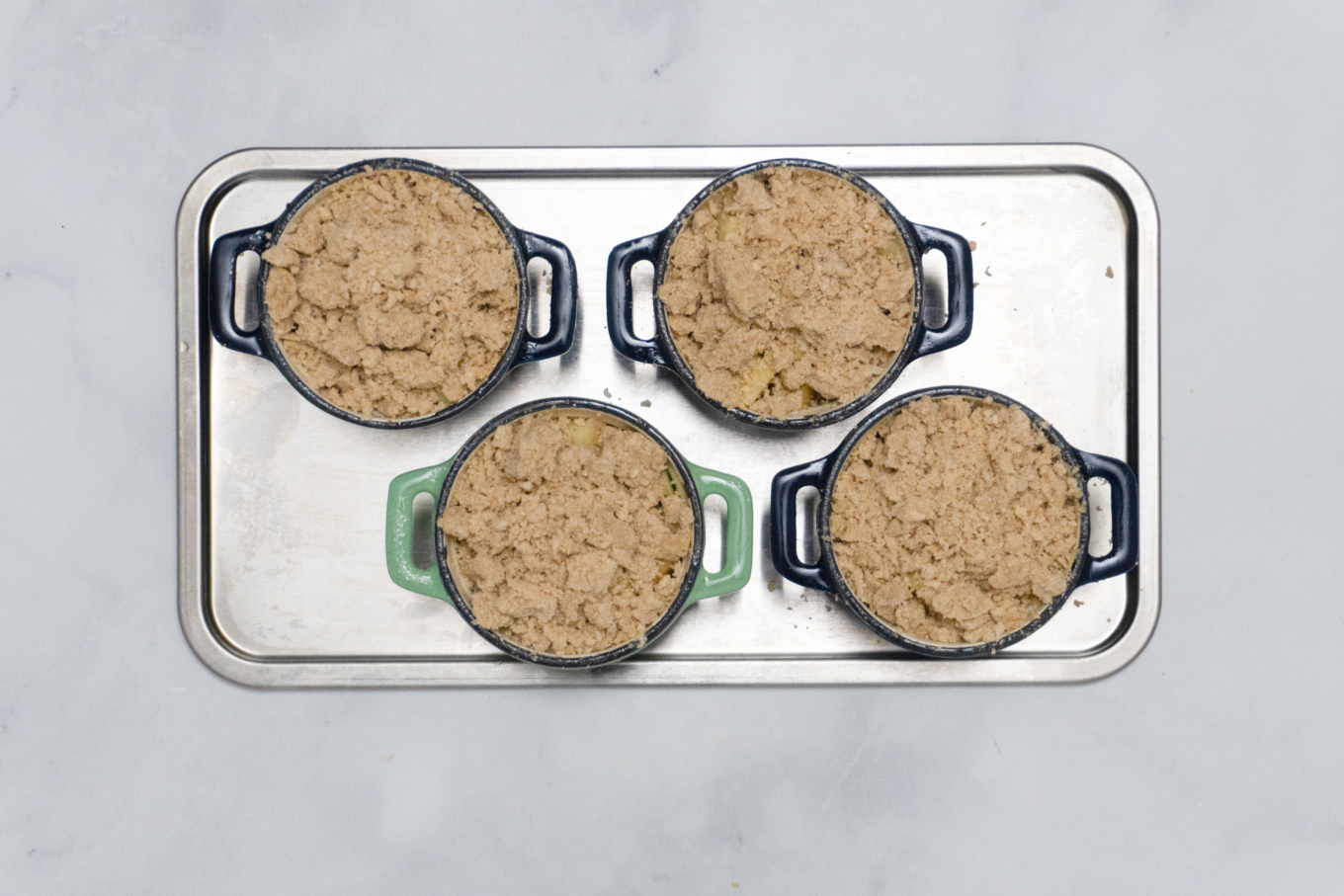 Salted Caramel Apple Cocotte Crumble – Recette Magazine