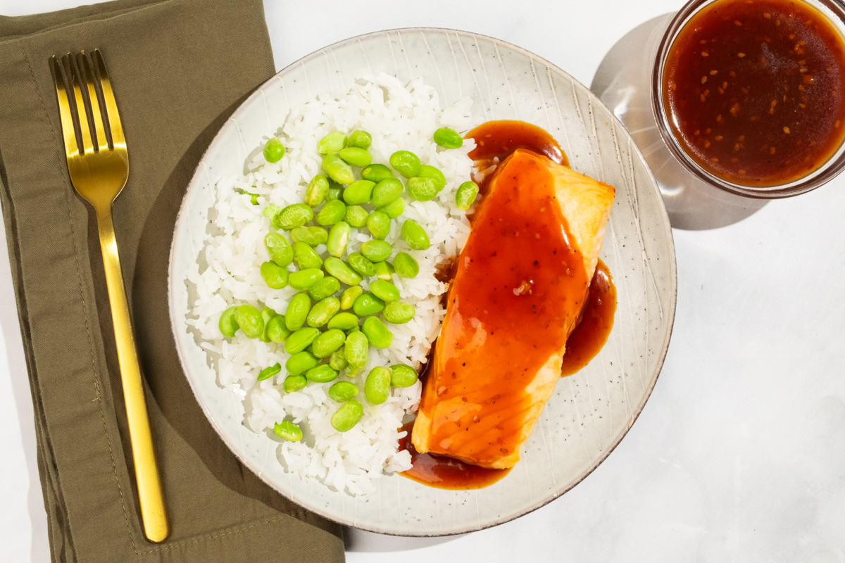 Meal Card: Honey Sesame Ginger Salmon with Edamame – Recette Magazine